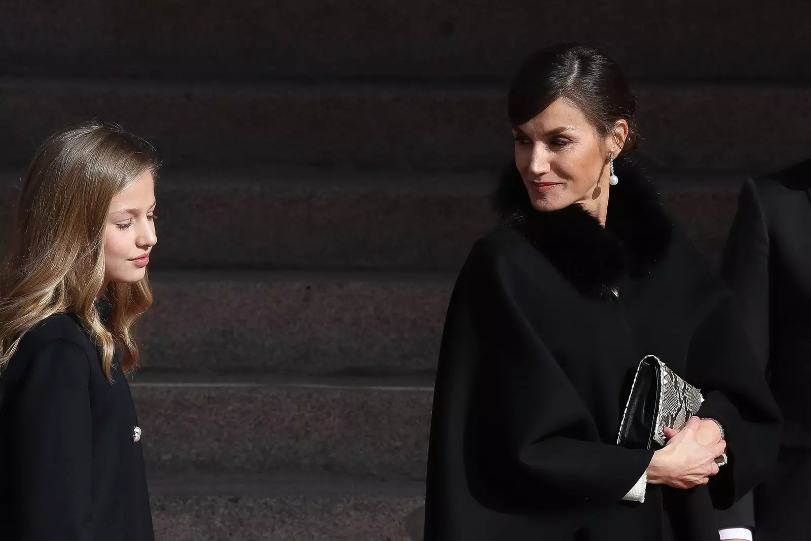 O Doña Letizia e sili atu le mamalu nai lo se isi lava taimi ma se pulou Carolina Herrera ma ofu paʻepaʻe