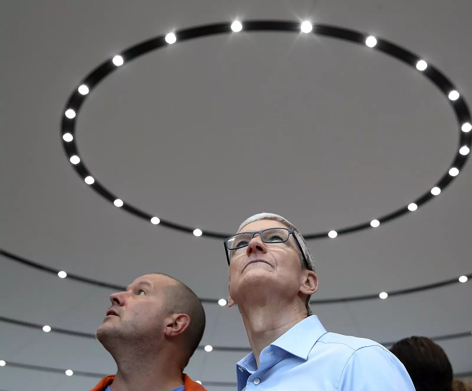 Mae Apple yn ffarwelio â Jony Ive, a fydd iPhones yn peidio â bod mor bert?