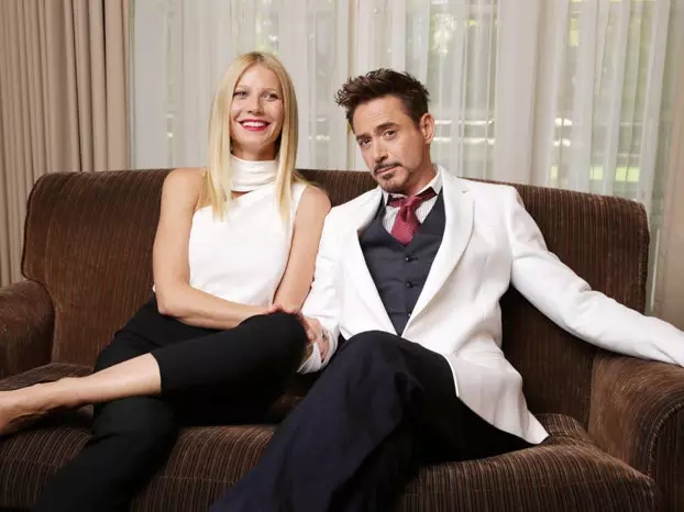 Zadovoljni Robert Downey Jr penje se na 1. mjesto najplaćenijih. Gwyneth Paltrow sudjeluje u njegovoj iskrenoj sreći.