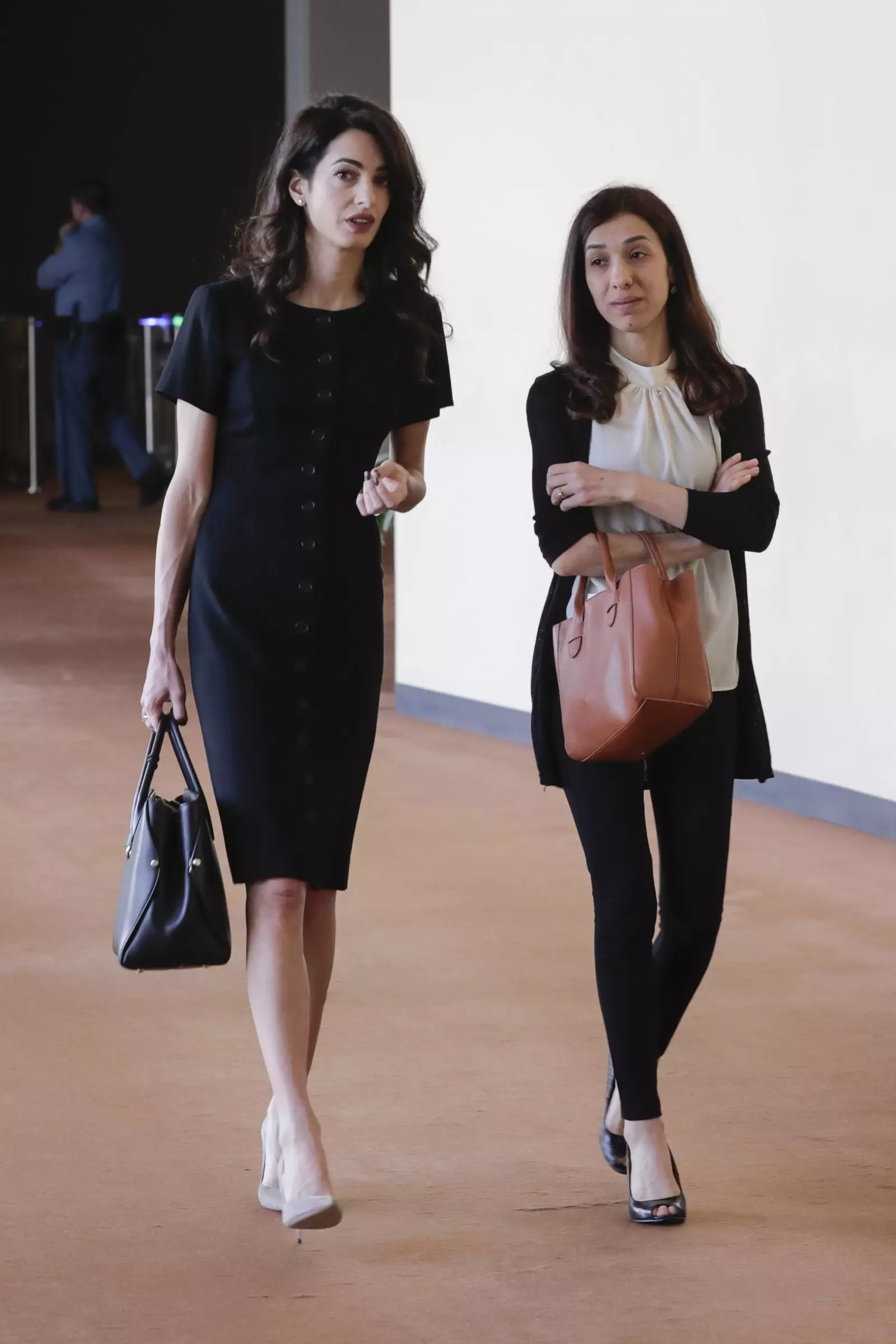 Amal Clooney en de schrijfster en Nobelprijswinnaar voor de Vrede Nadia Murad.