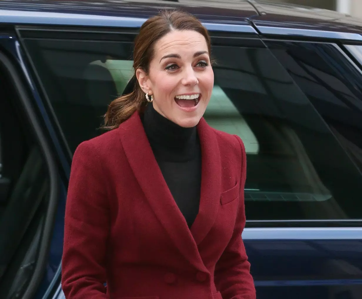 Kate Middleton gafa i siopa bargain ag ceannach bronntanais Nollag di