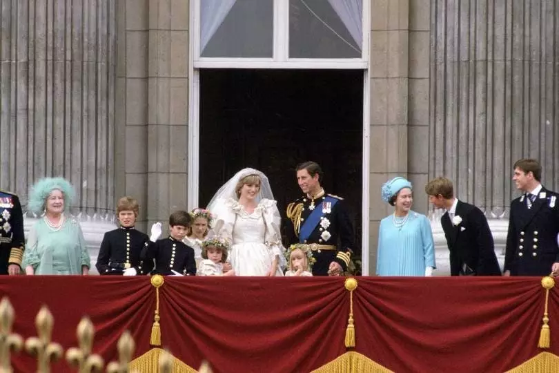 De keninklike famylje op it balkon nei it houlik yn augustus 1981.