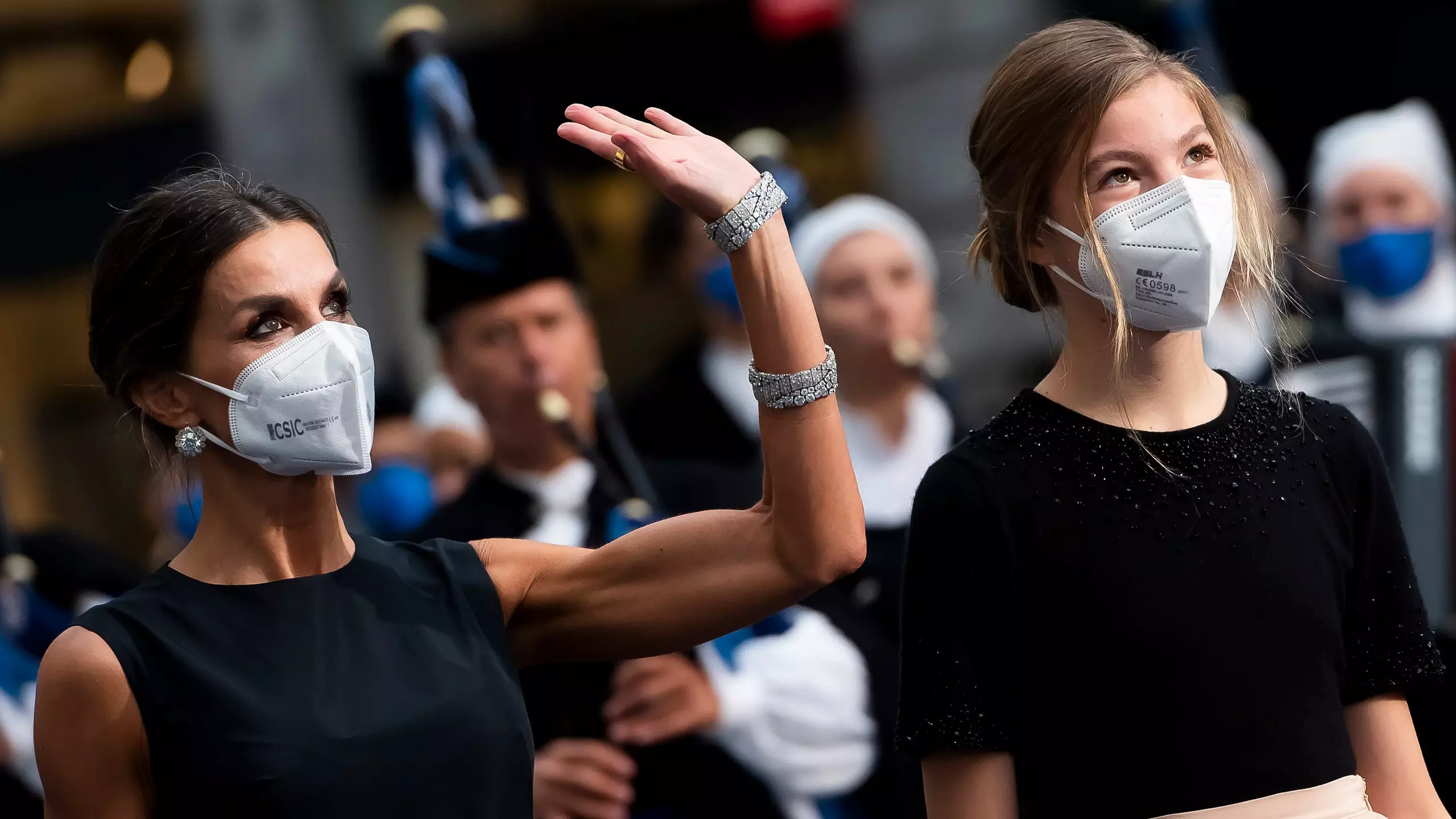 บางสิ่งที่ยืม Infanta Sofía สวมเสื้อที่ Letizia ใส่เมื่อ 10 ปีที่แล้ว