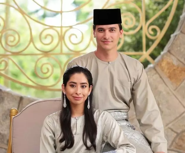 Dennis Verbaas sy Princess Aminah