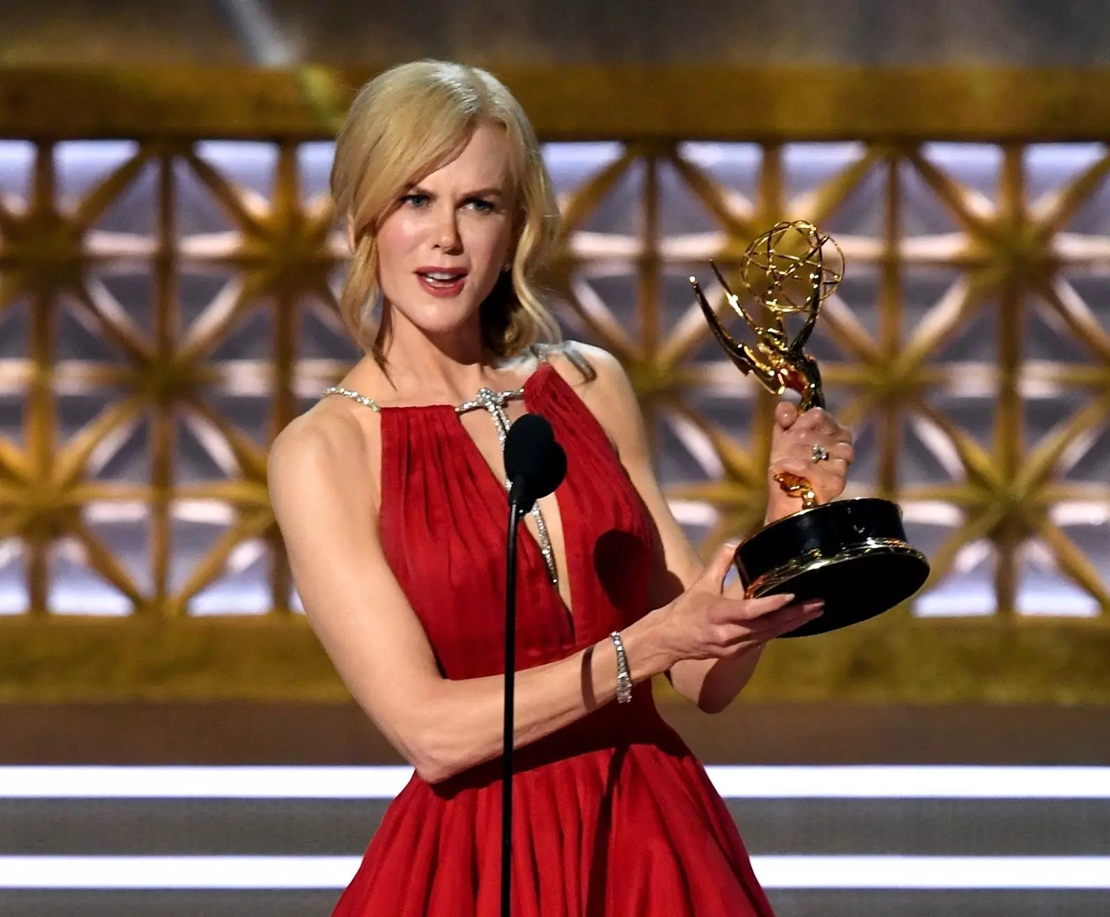 Nicole Kidman se emosionele toespraak teen geslagsgeweld by die Emmys