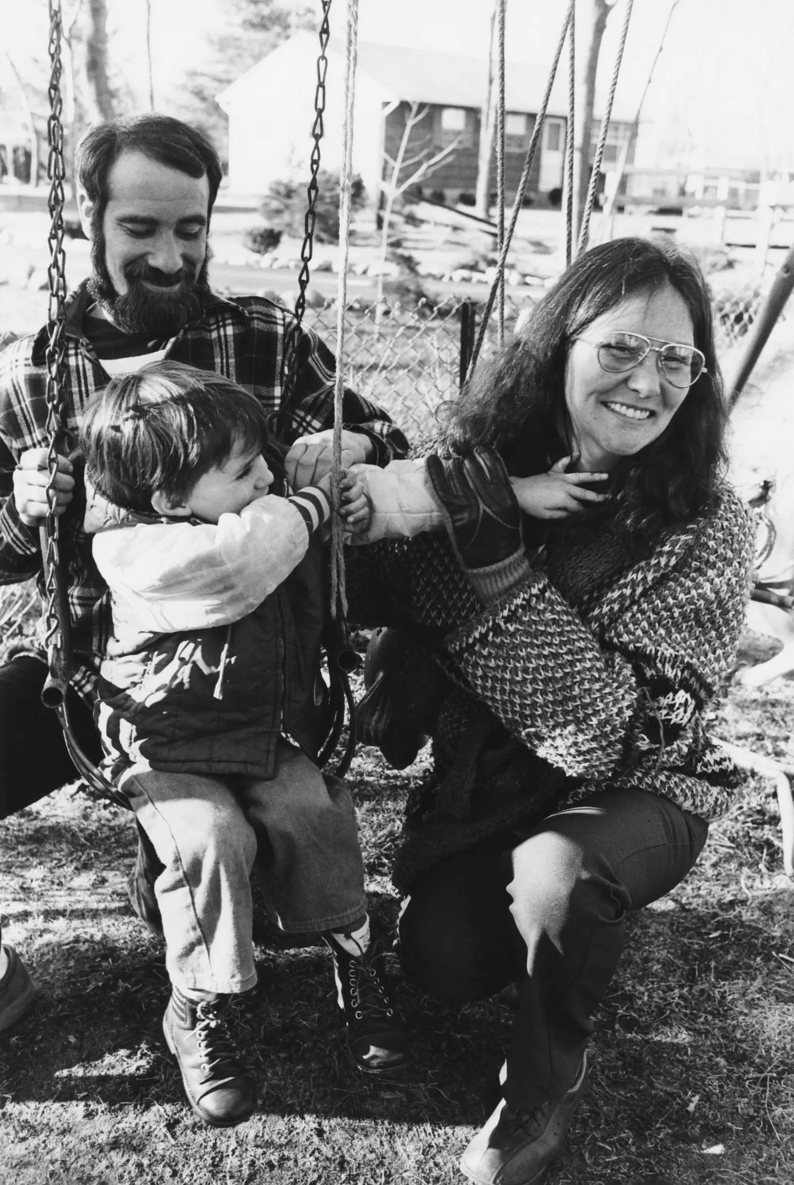 1980 সালে লিন্ডা লাভলেস ল্যারি মার্চিয়ানো এবং তার ছেলে ডমিনিক।