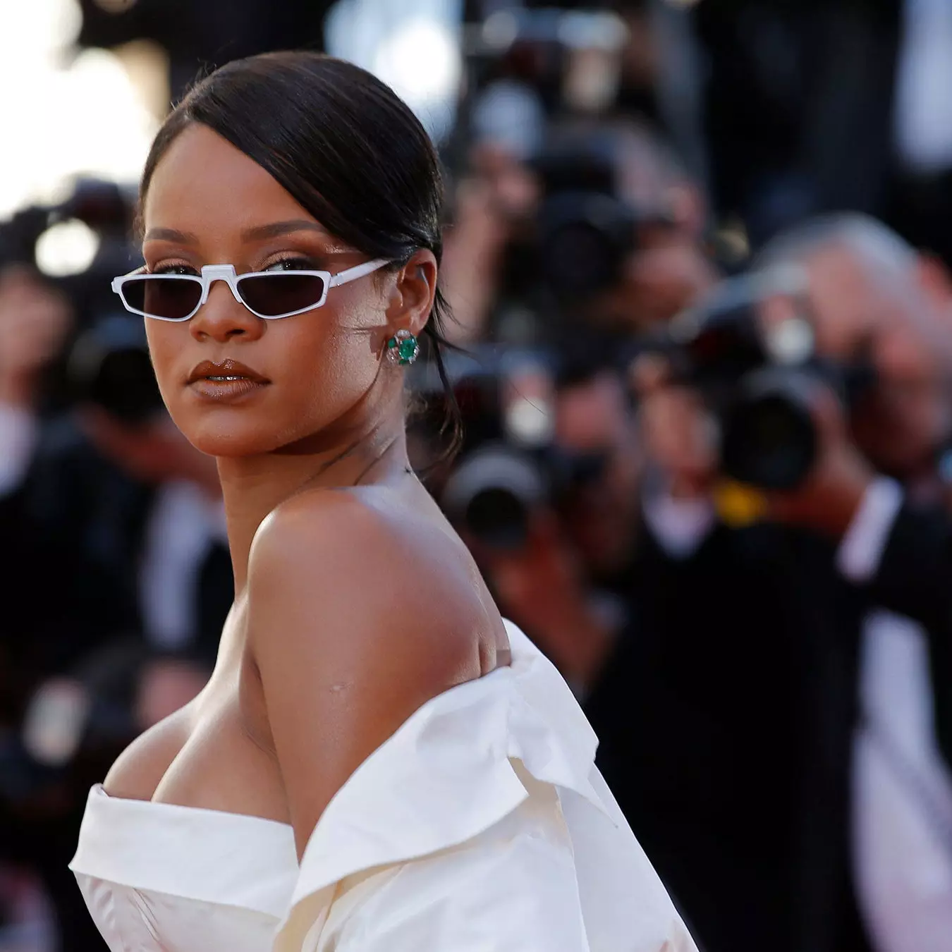Rihanna Nofolger vun der retrosuperfuture zu Cannes.