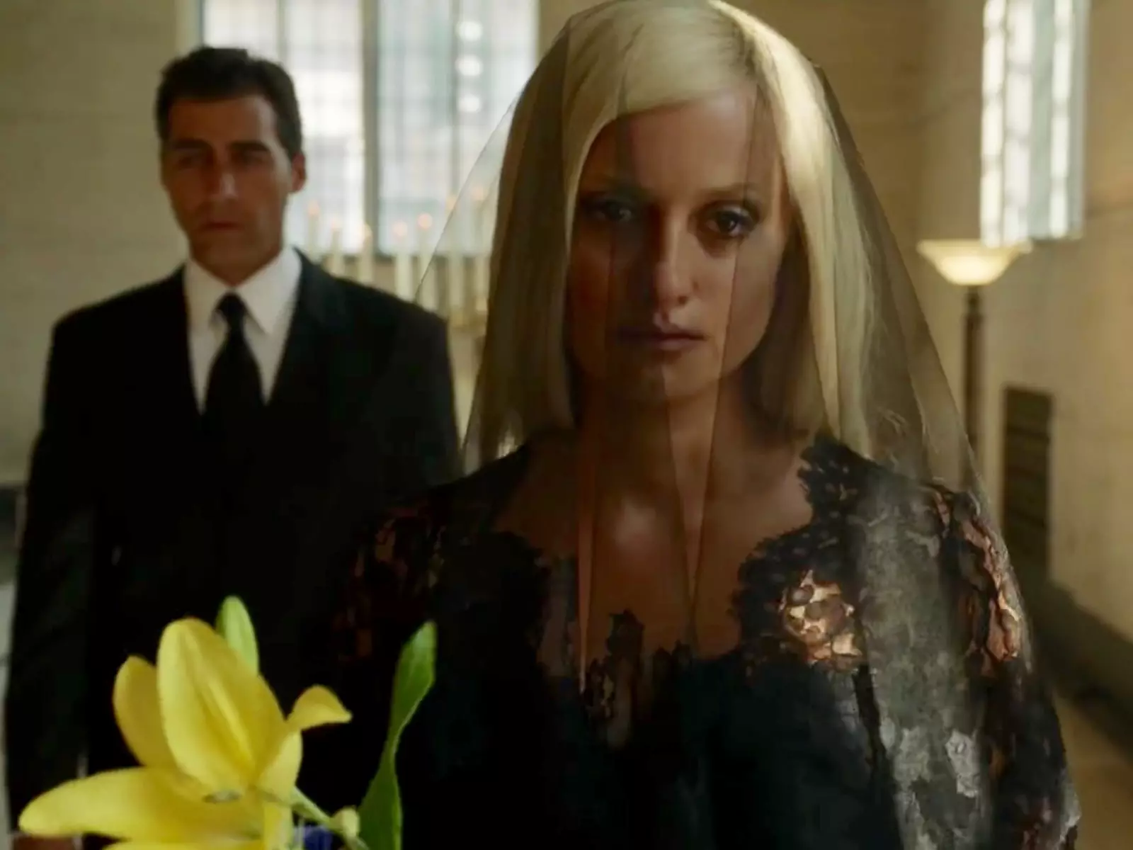 Penlope Cruz is Donatella in the first 'ACS Versace' trailer