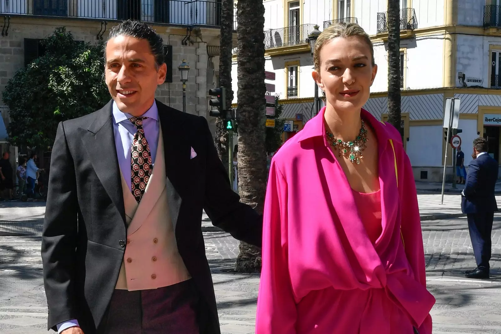 Marta Ortega og Carlos Torretta á laugardaginn í Jerez de la Frontera í brúðkaupi Carla VegaPenichet og Carlos Cortina.