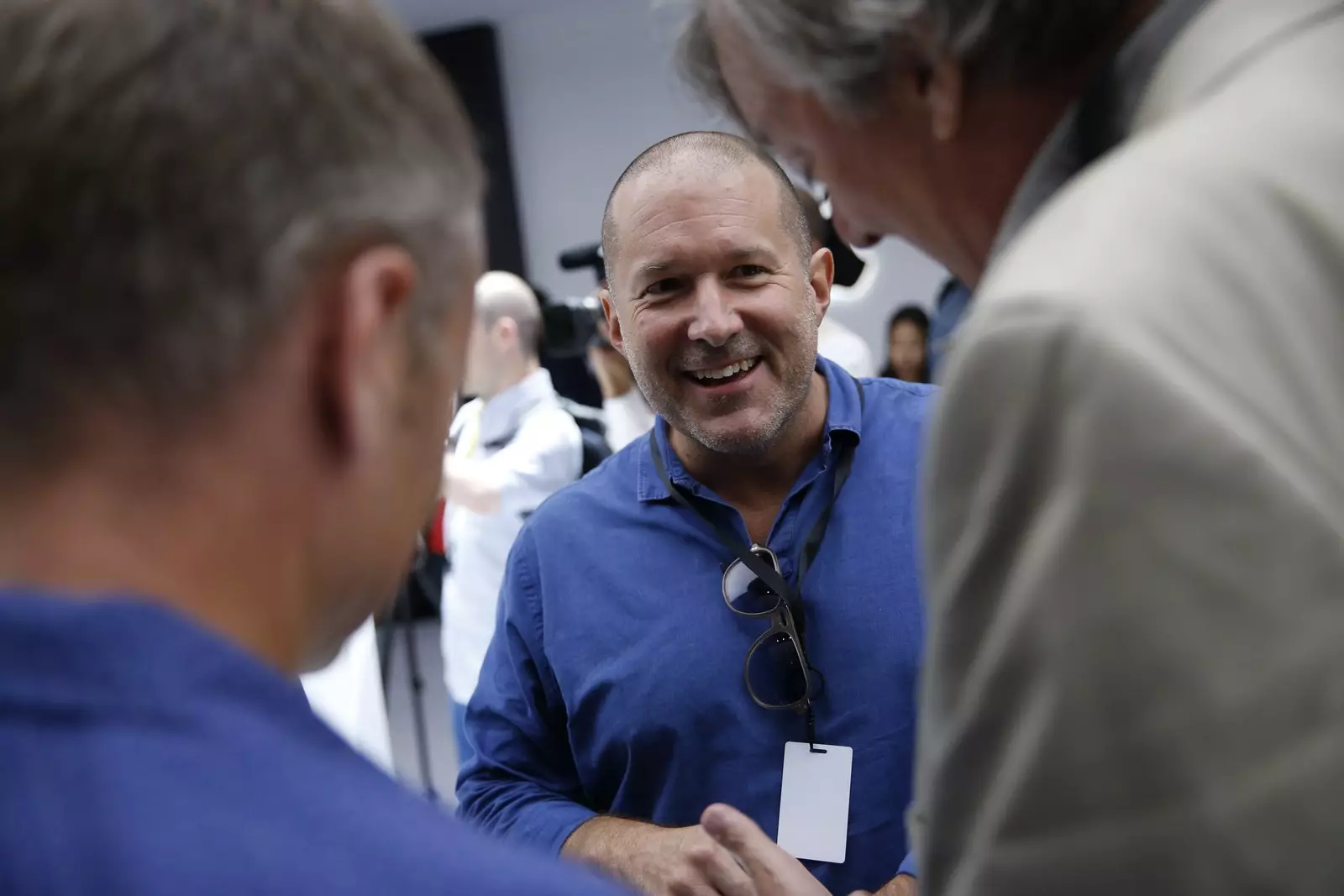 Jonathan Ive yn y cyflwyniad o'r iPhone 7.