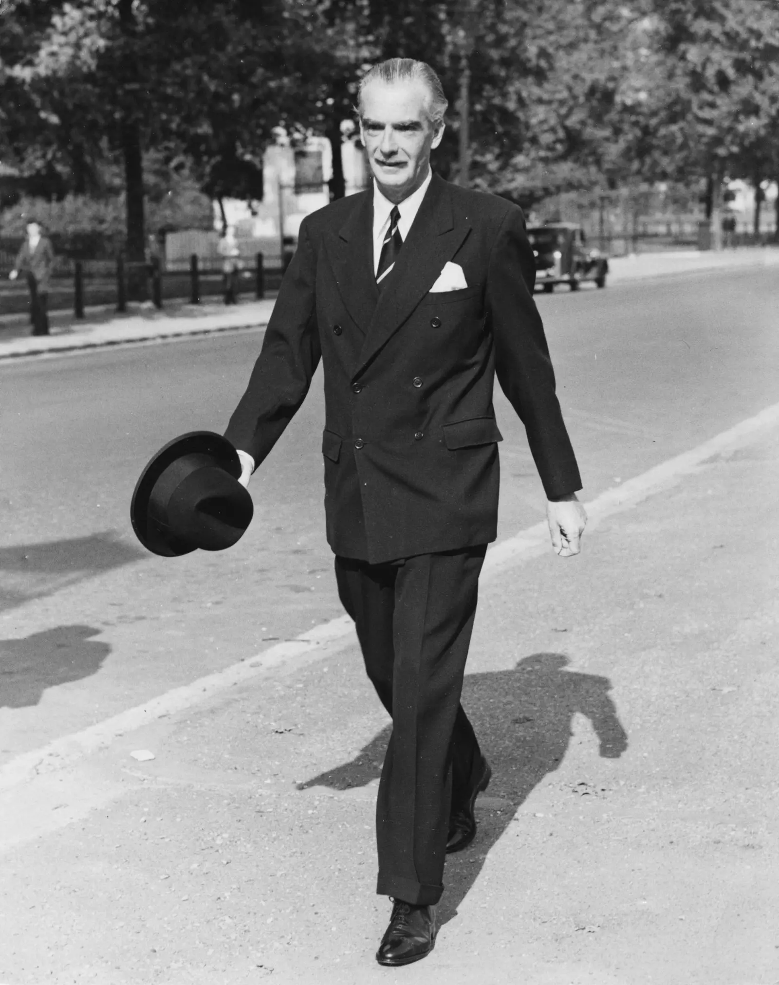 Sir Anthony Eden a fost fotografiat la Londra în 1953.