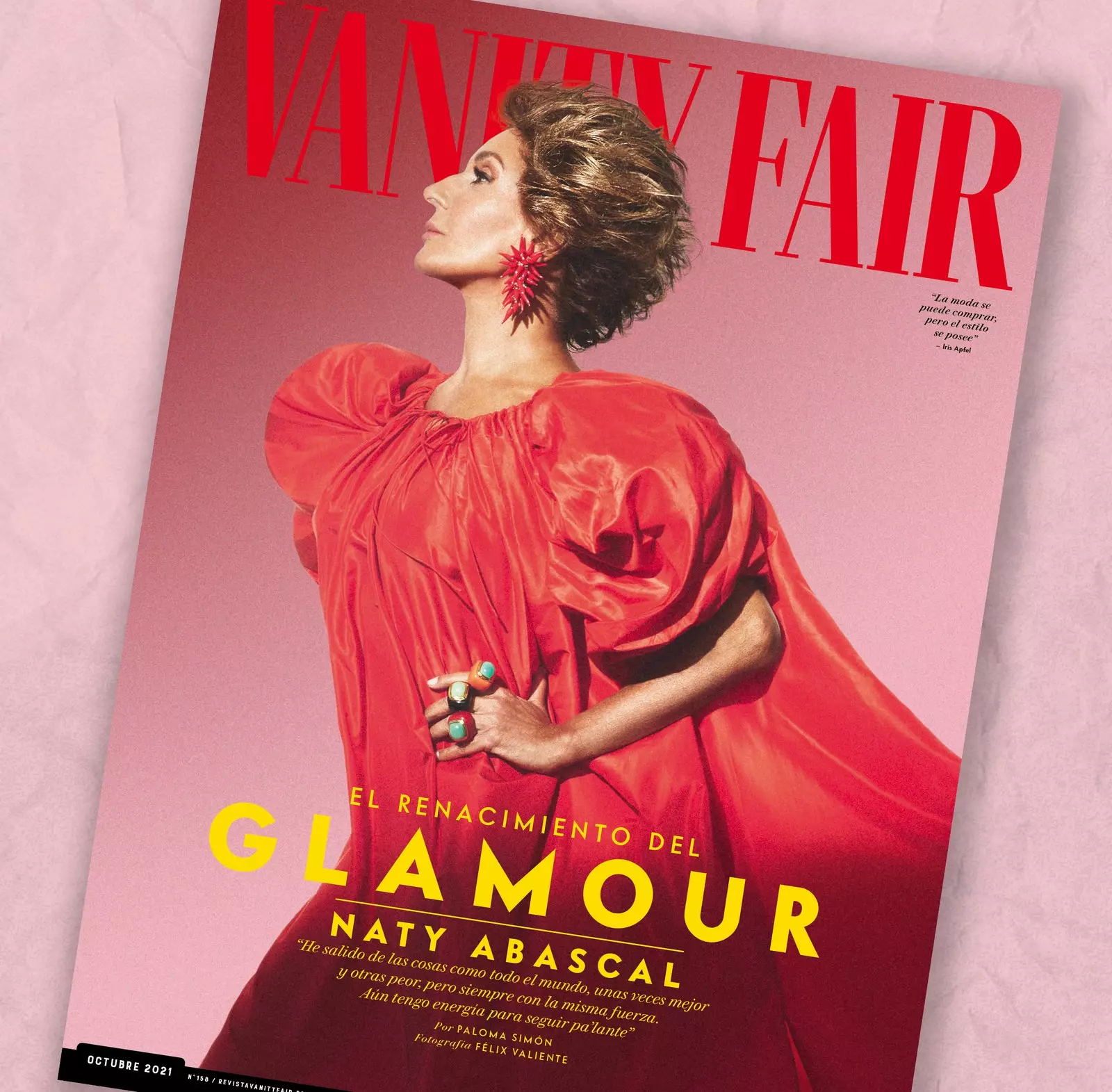 Naty Abascal pozează pentru coperta numărului din octombrie al revistei Vanity Fair.
