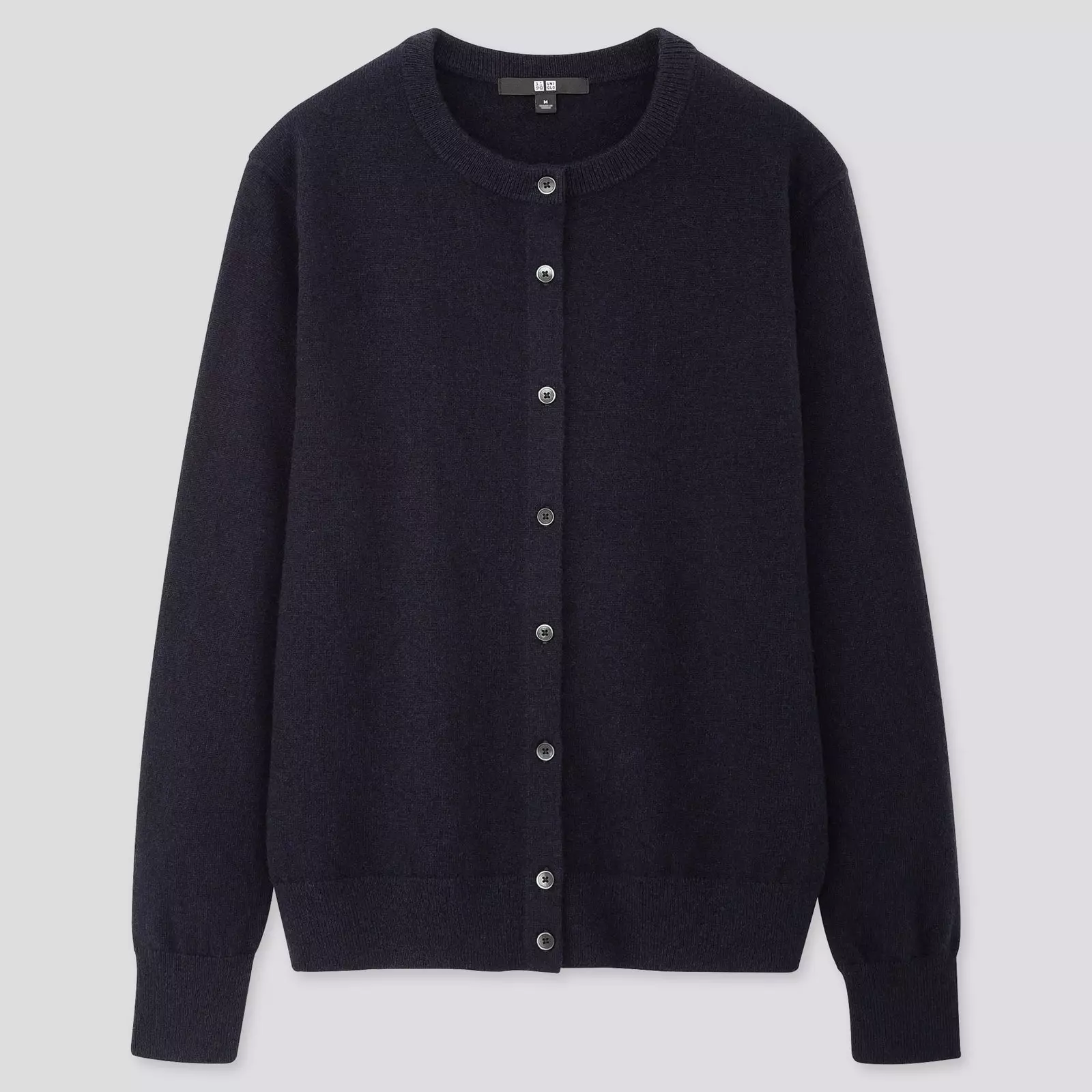 Uniqlo cardigan. tiasa disilihtukeurkeun pikeun 99.90 Euro.