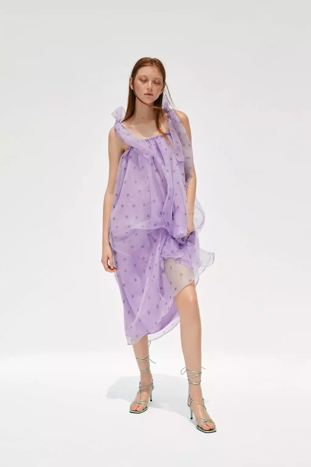 Organza jurk uit de nieuwe Now Becoming Then collectie van Zara