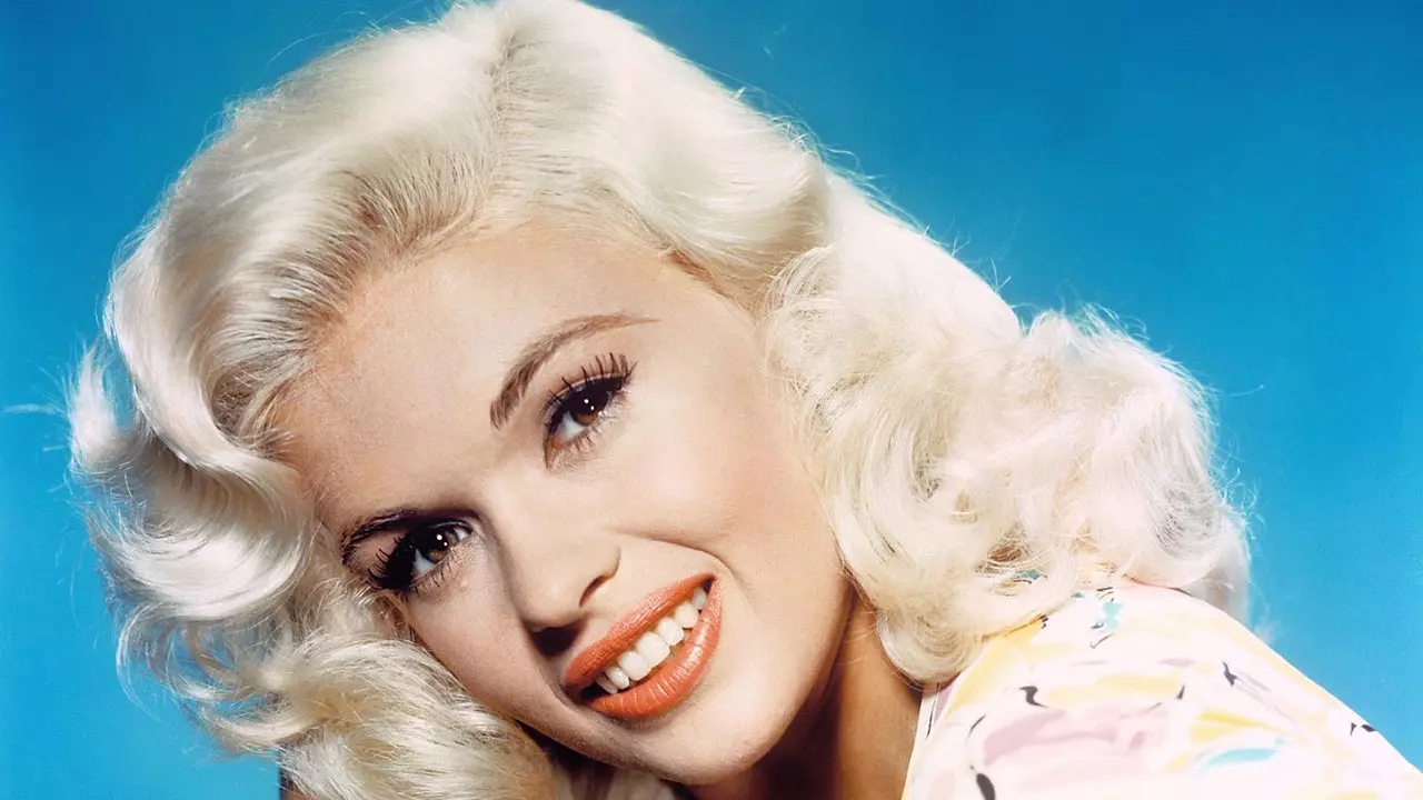 Jayne Mansfield: life, death and ghosts of the blonde who wanted to be Marilyn