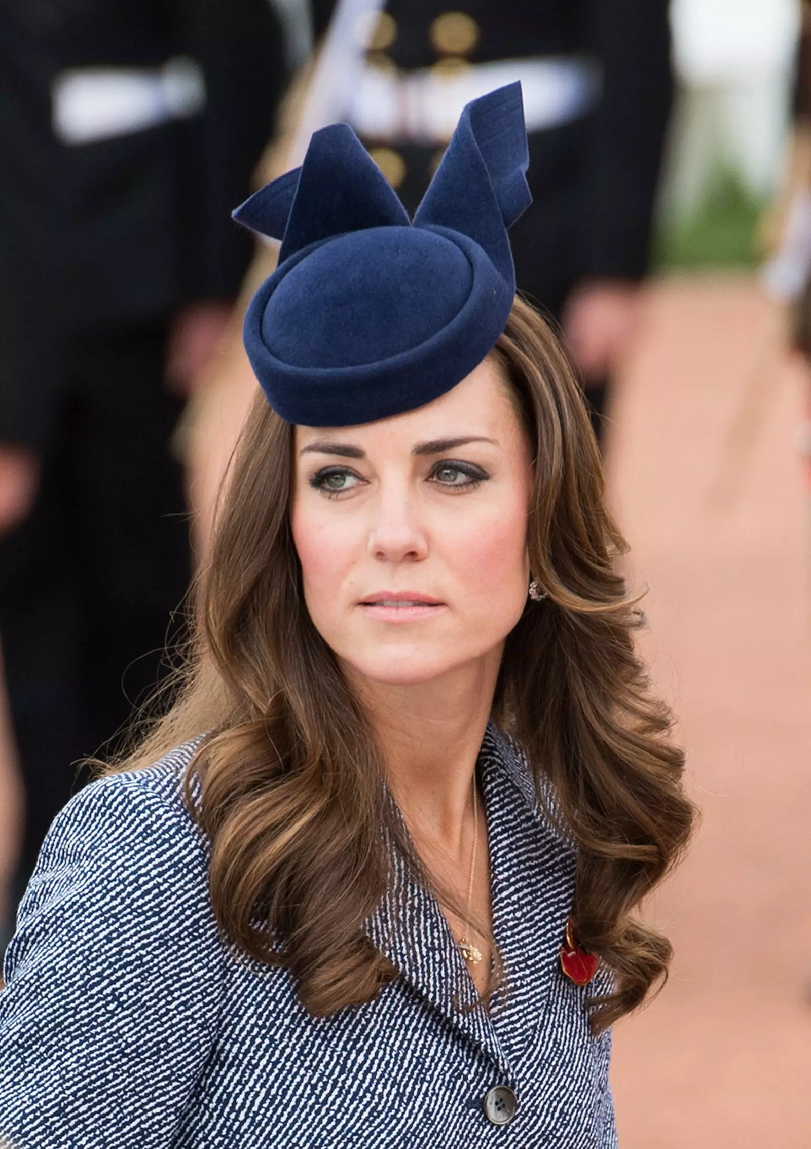 Kate Middleton 'Disney mane' akeh volume lan ends wavy.