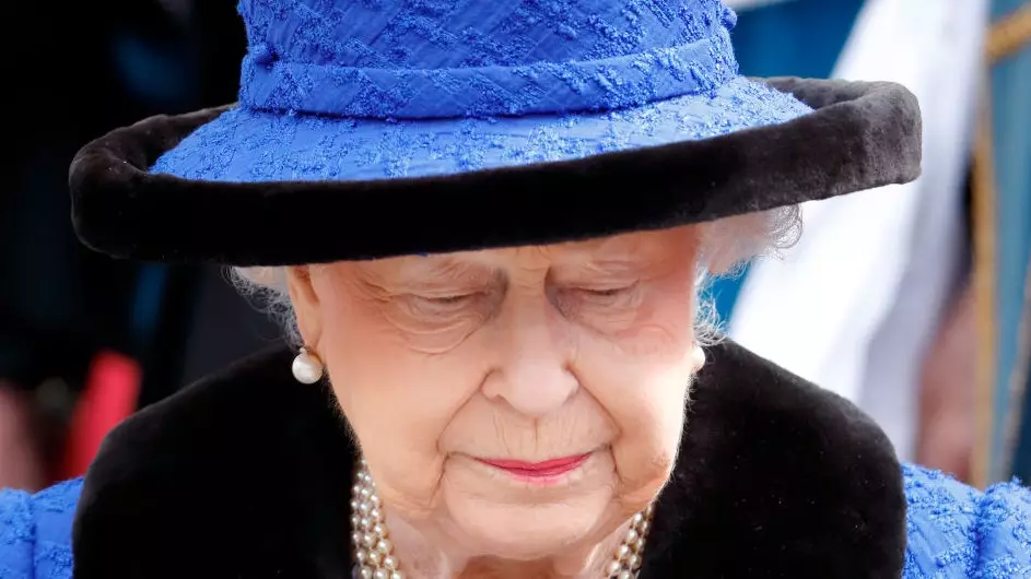 De lidelser, som Elizabeth II led i hemmelighed på grund af skilsmisserne fra Carlos Ana og Andrs