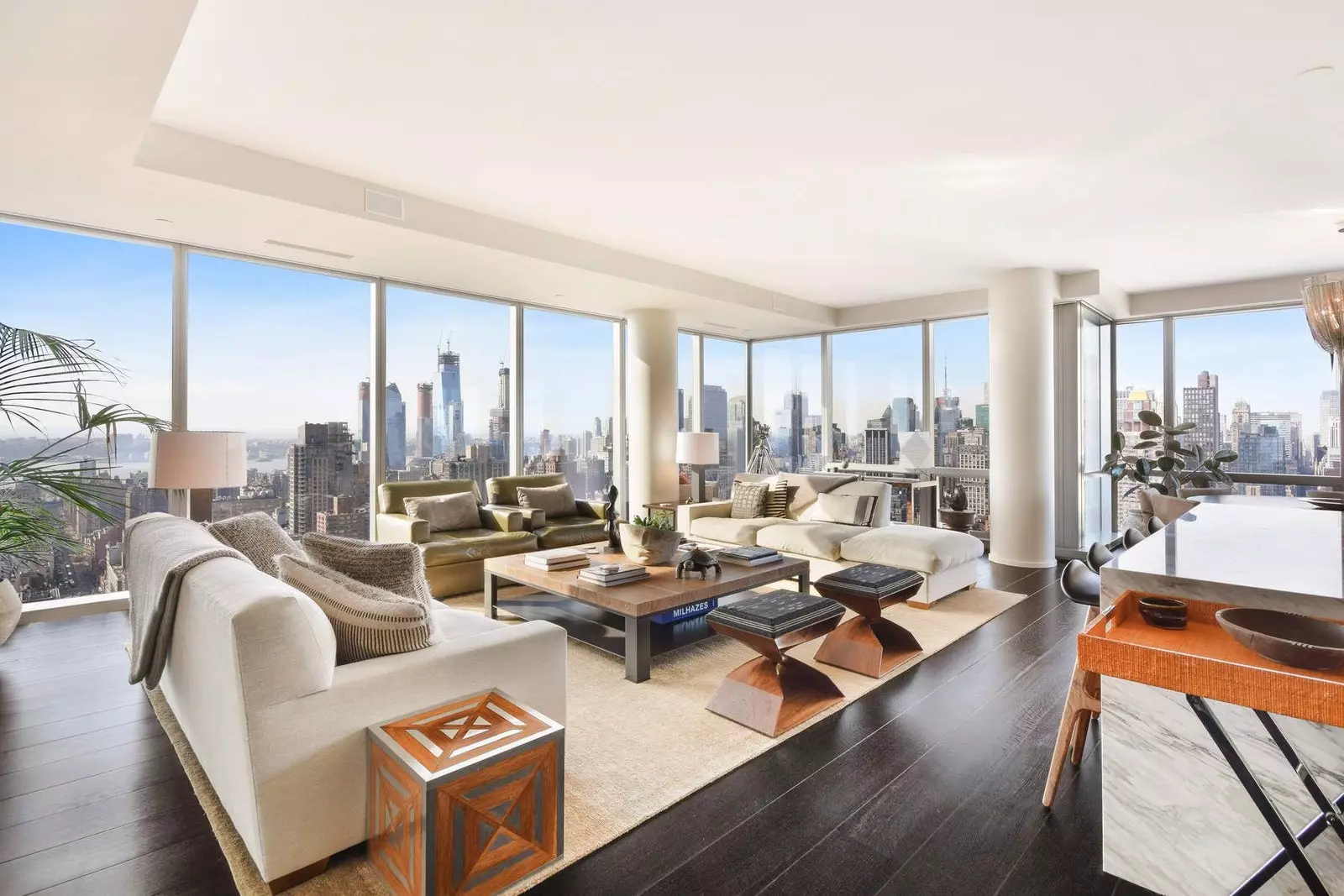 Жизель Бюндхен і Том Бреді виставили на продаж свою вражаючу квартиру в Нью-Йорку