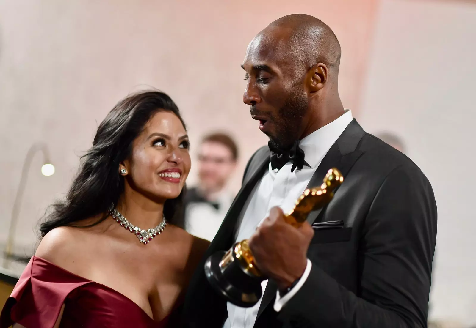 Vanessa Bryantek isiltasuna hautsi du Kobe Bryant eta bere alaba Gianna hil ostean