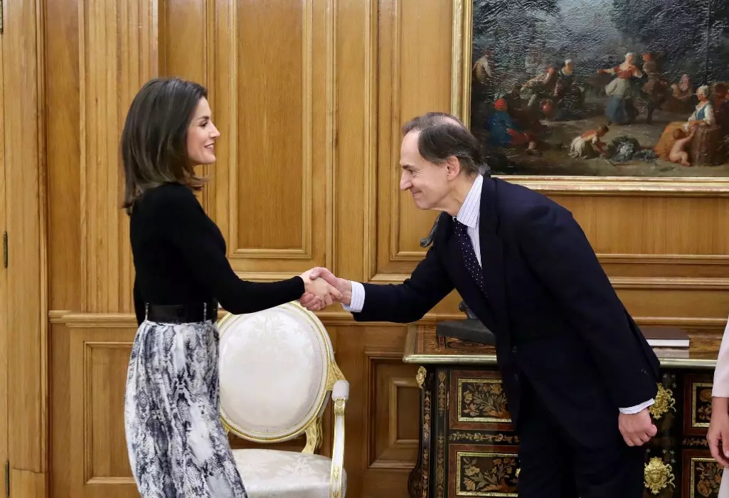 Doña Letizia saam met D. Javier Pascual del Olmo.