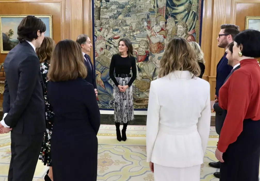 Die koningin het tydens die gehoor in die paleis 'n voorstelling van die Vogue Spanje-span gehoor ter geleentheid van die...