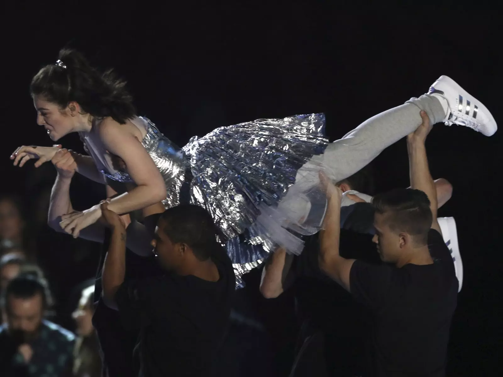 Dámhachtainí Ceoil Lorde MTV 2017