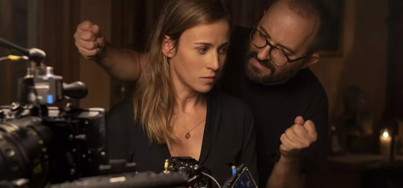 Tijekom snimanja filma 'Ostavština u kostima' Marta Etura zajedno s redateljem filma Fernandom G. Molinom.