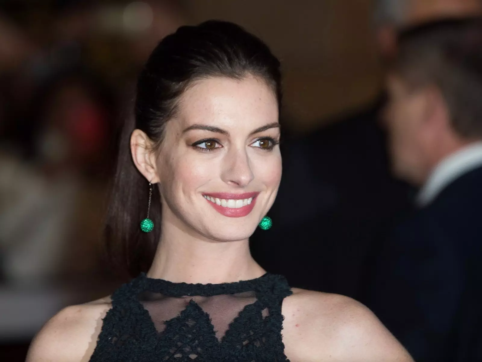 Nauna si Anne Hathaway sa mga tatawagin siyang mataba para sa bago niyang pelikula