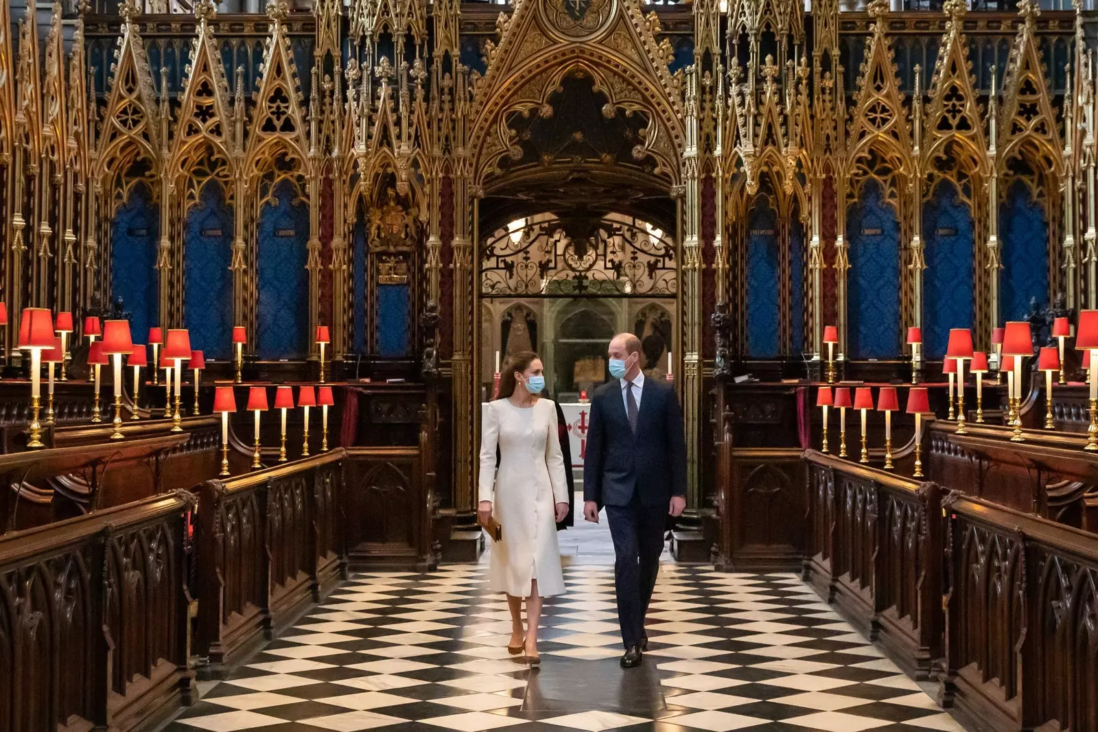 D'Kate an de William erënneren un hiren Hochzäitsdag an engem emotionalen Besuch an der Westminster Abbey