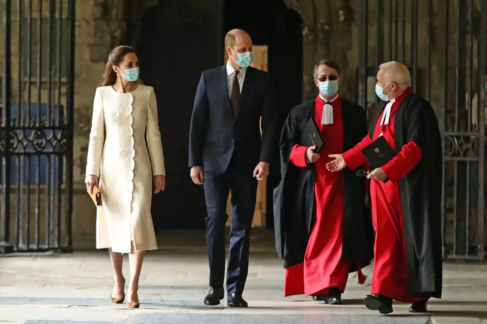 D'Kate an de William erënneren un hiren Hochzäitsdag an engem emotionalen Besuch an der Westminster Abbey