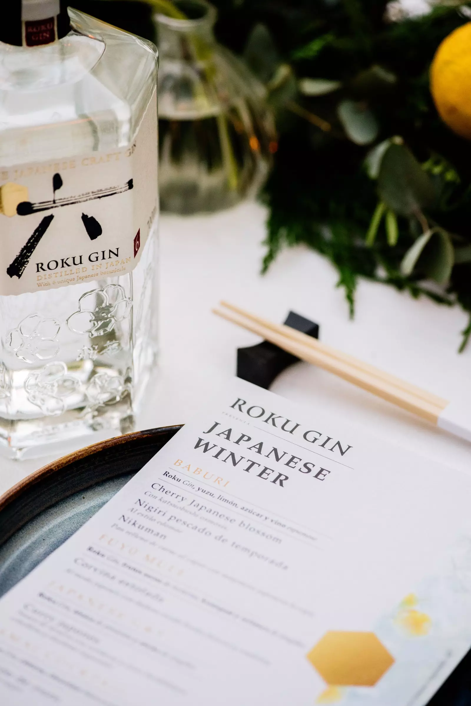 Roku Gin, ışıklı doğası “Japon Kışı” sayesinde sizi Madrid'den ayrılmadan Japonya gezisine çıkarıyor.