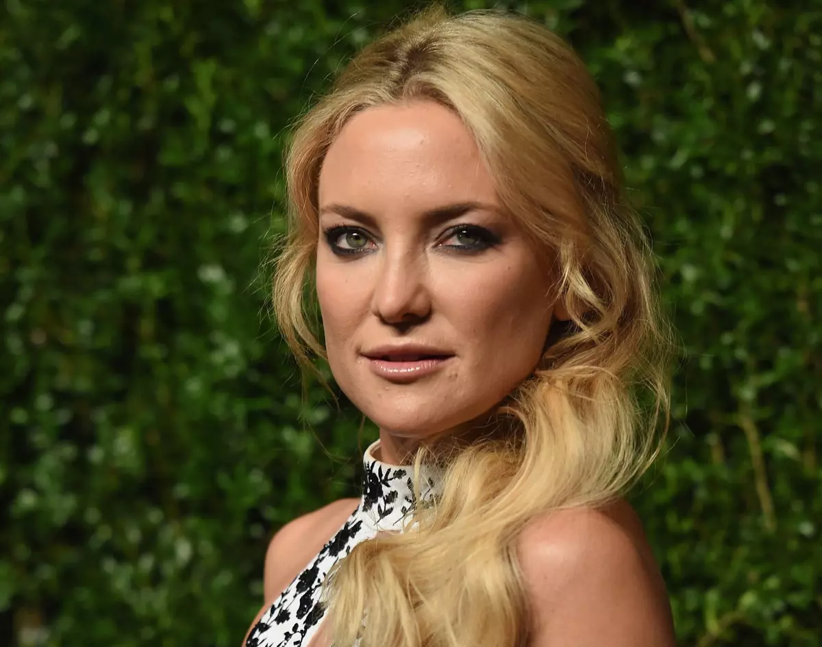 Kate Hudson na předávání cen loni v říjnu.