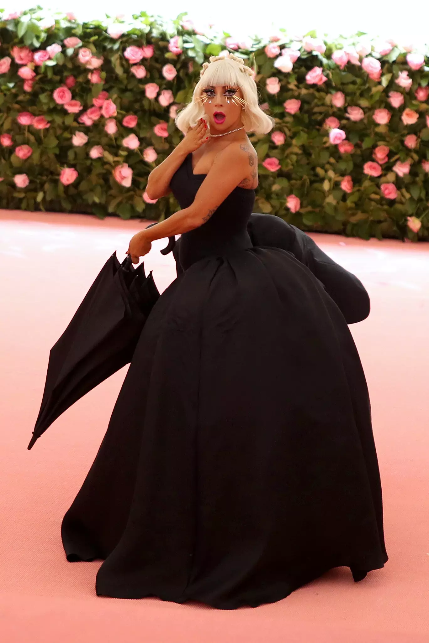 Lady Gaga er allerede den mulige vinder af MET Gala med fire 'looks' i ét