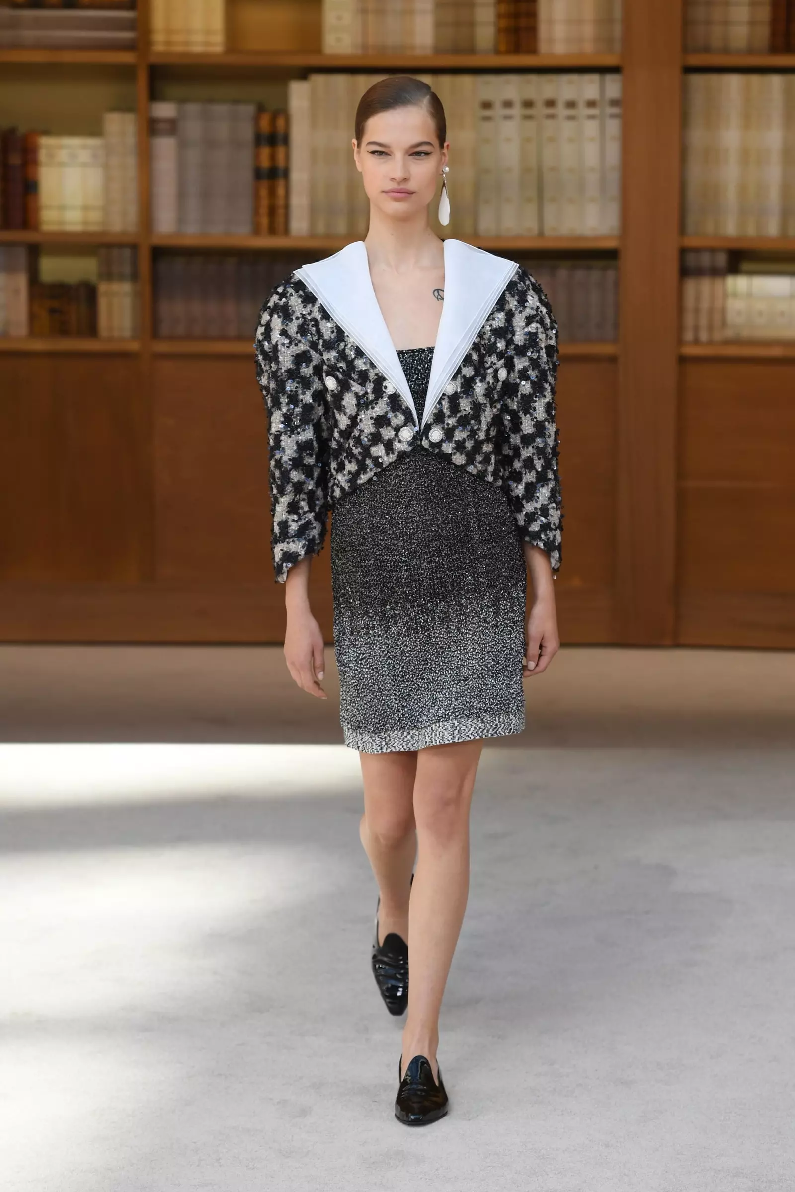 Chanel жоғары сән үлгісі 20192020 күз-қыс