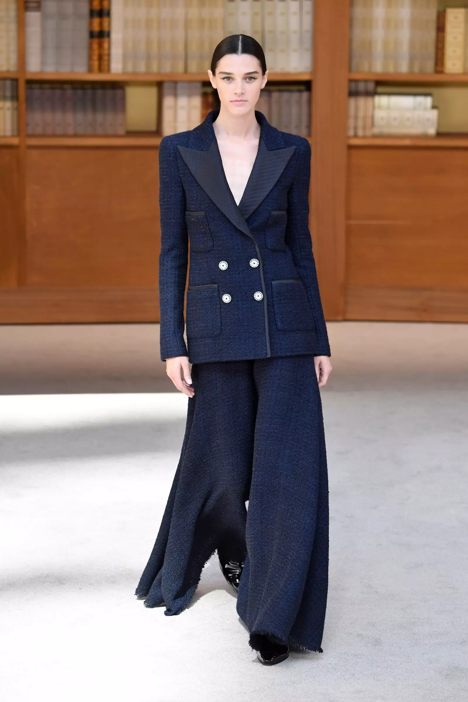 Chanel Haute Couture lub caij nplooj zeeg-caij ntuj no 20192020