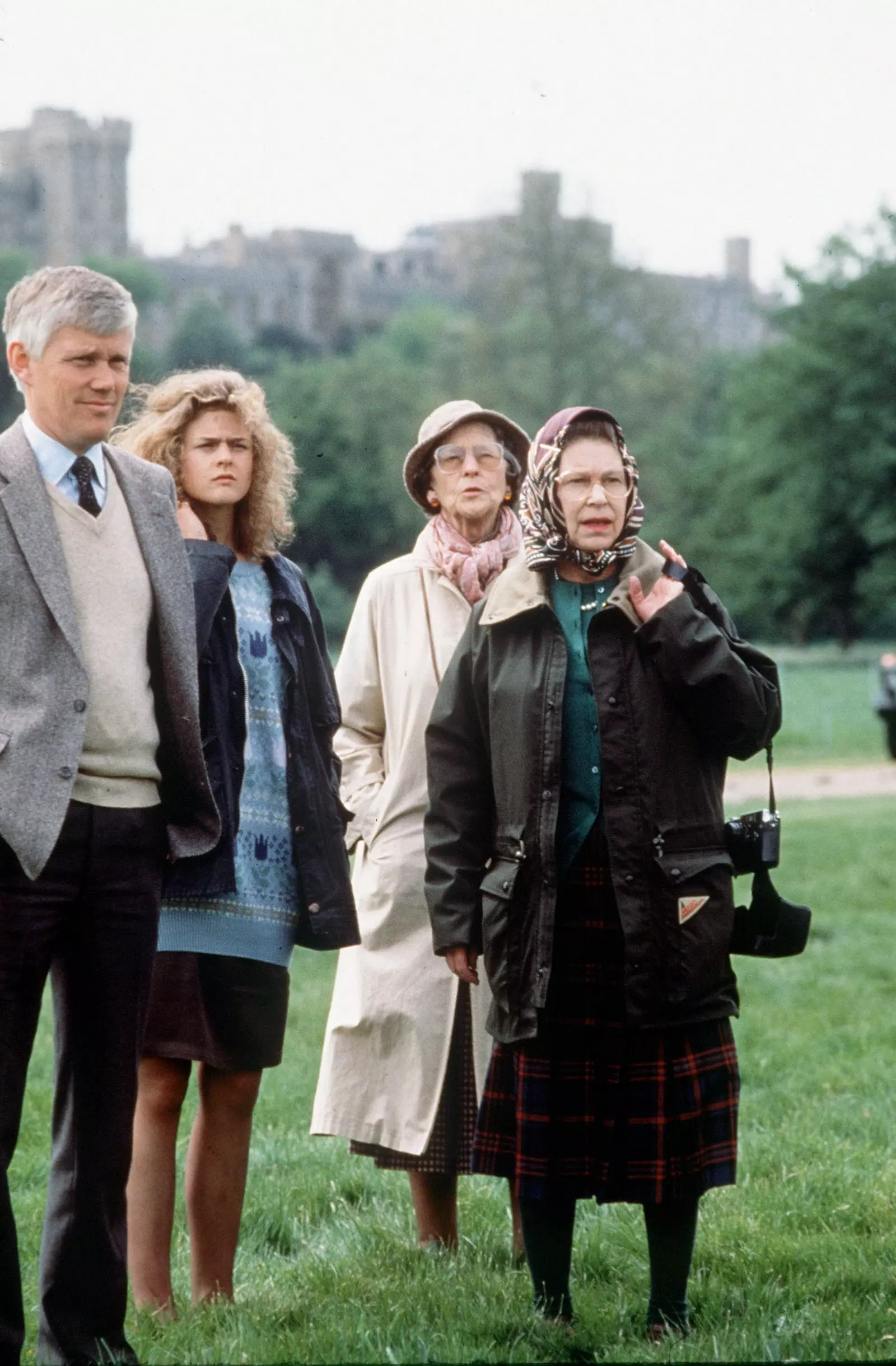 Dronning Elizabeth II med sin svigerinne prinsesse Sophia i Windsor. 1989