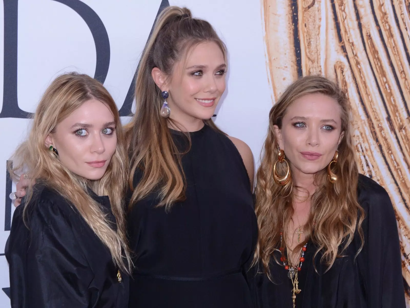 Elizabeth Olsen onthult wat haar zussen haar hebben geleerd over roem