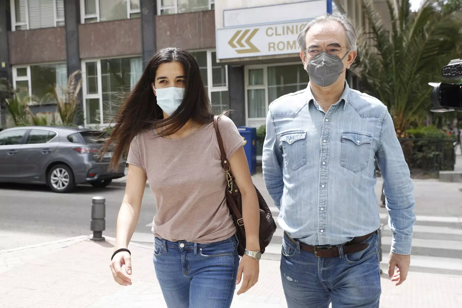 Barbara with her father arriving at the clinic where Cayetano M. de Irujo is admitted.