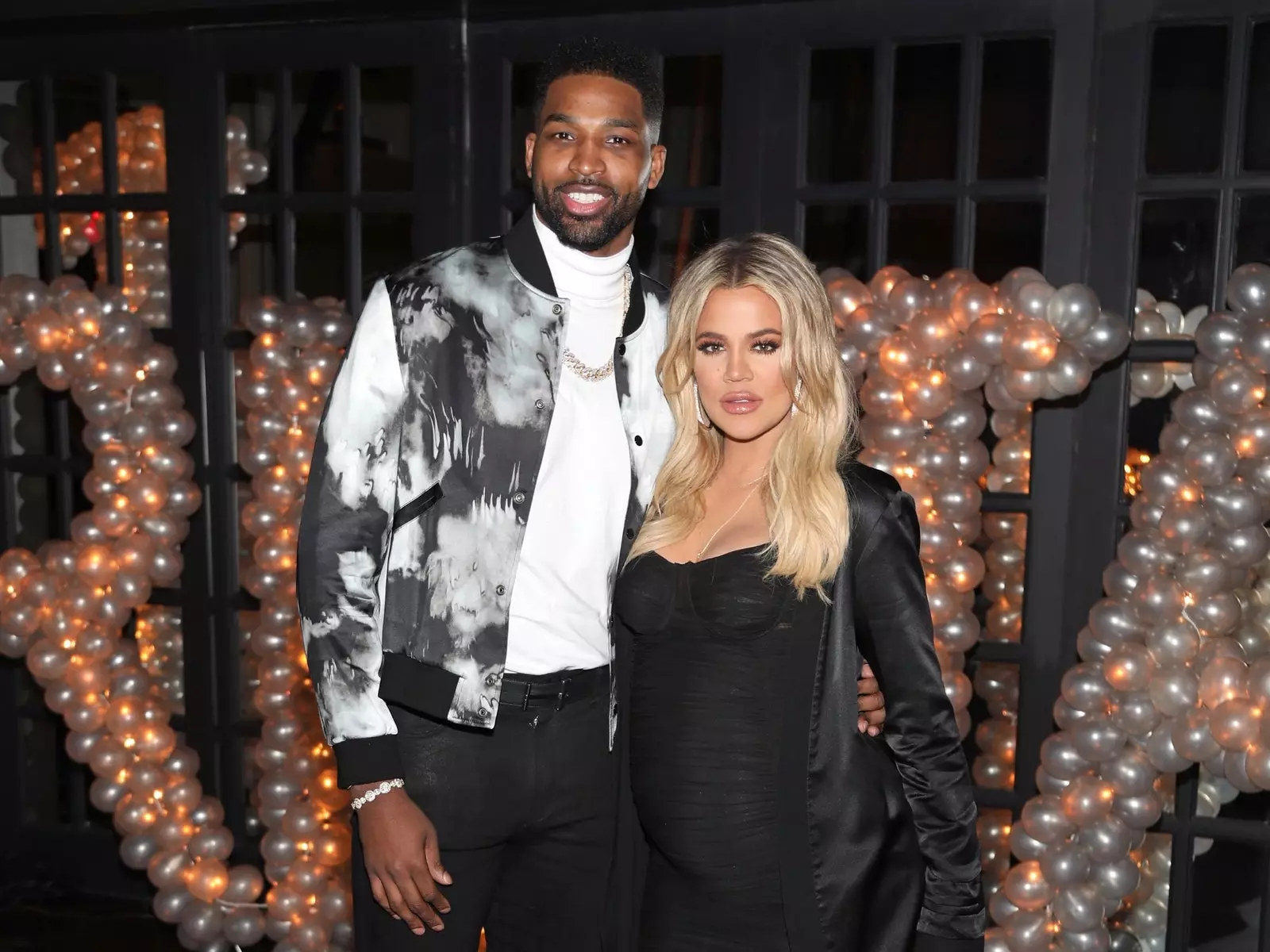 Tristan Thompson Kurwanya Instagram Umujinya wo gutanga ibisobanuro kumafoto ya Khlo Kardashian