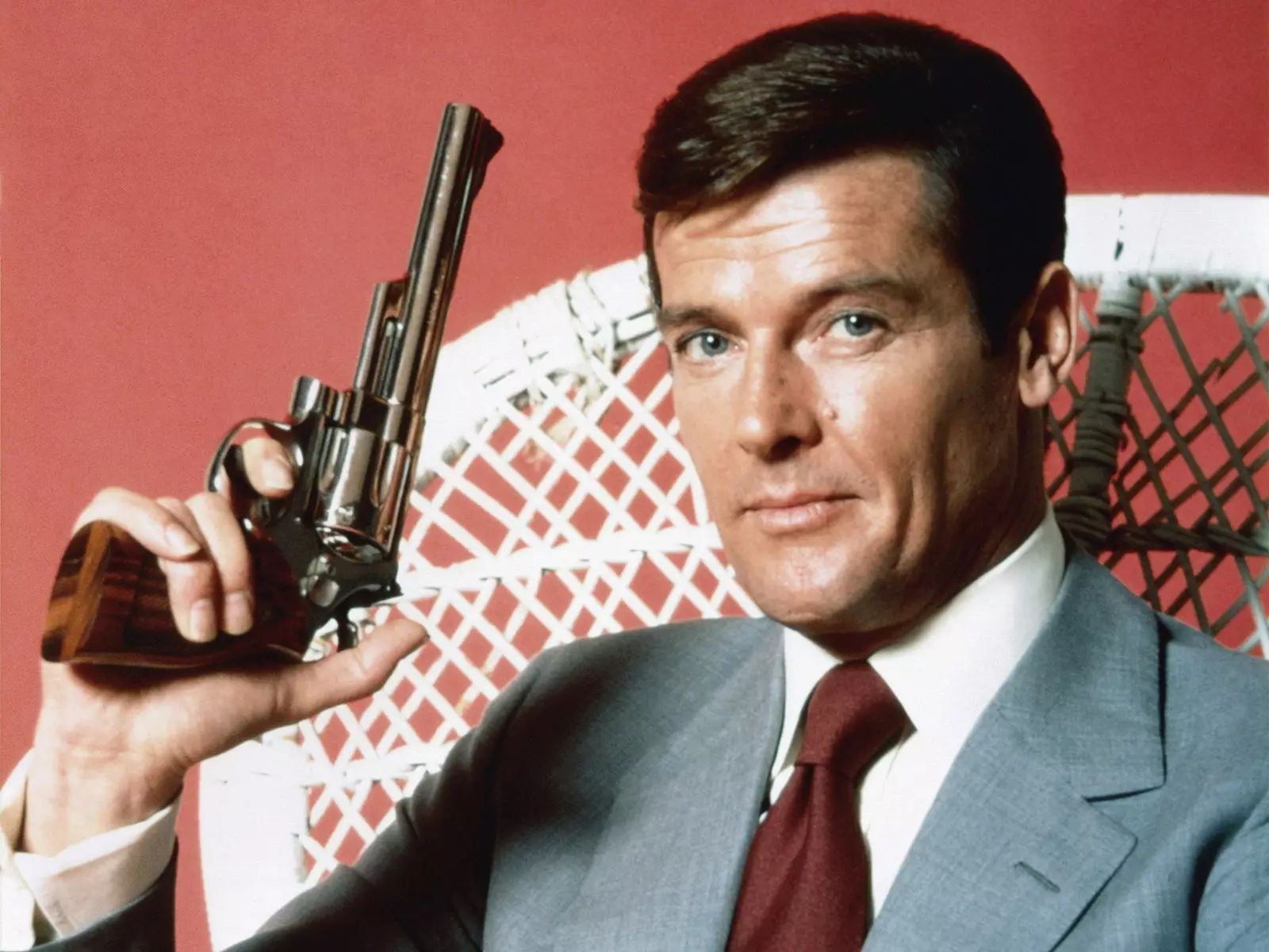 Roger Moore, huonosuinen englantilainen, joka saneli kuka voisi olla James Bond ja kuka ei 34951_1