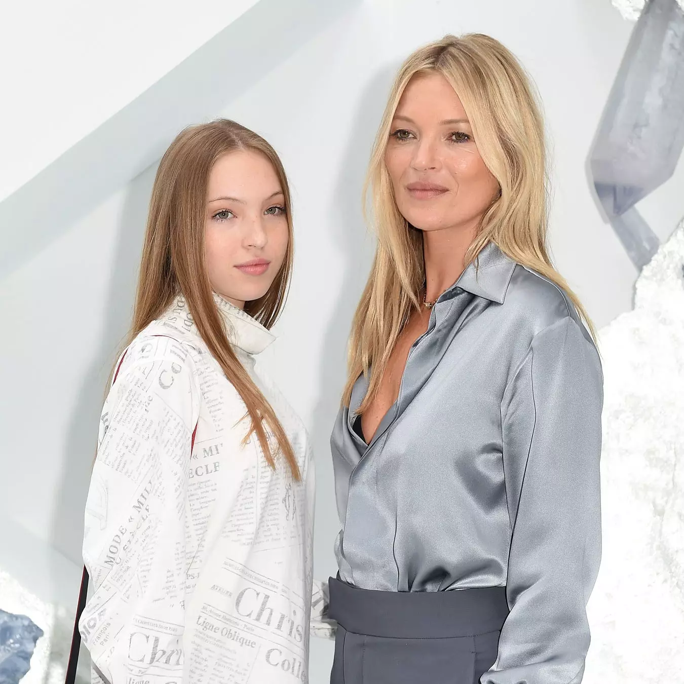 Lila Moss me nënën e saj Kate Moss në spektaklin e koleksionit të meshkujve Dior pranverë-verë 2020. Në Paris...