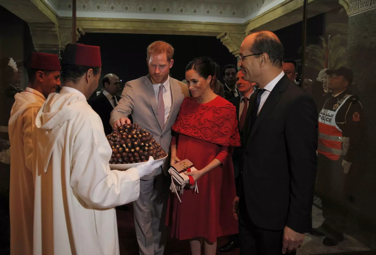 Meghan Markle į Maroką atvyksta apsirengusi raudonu Valentino drabužiu