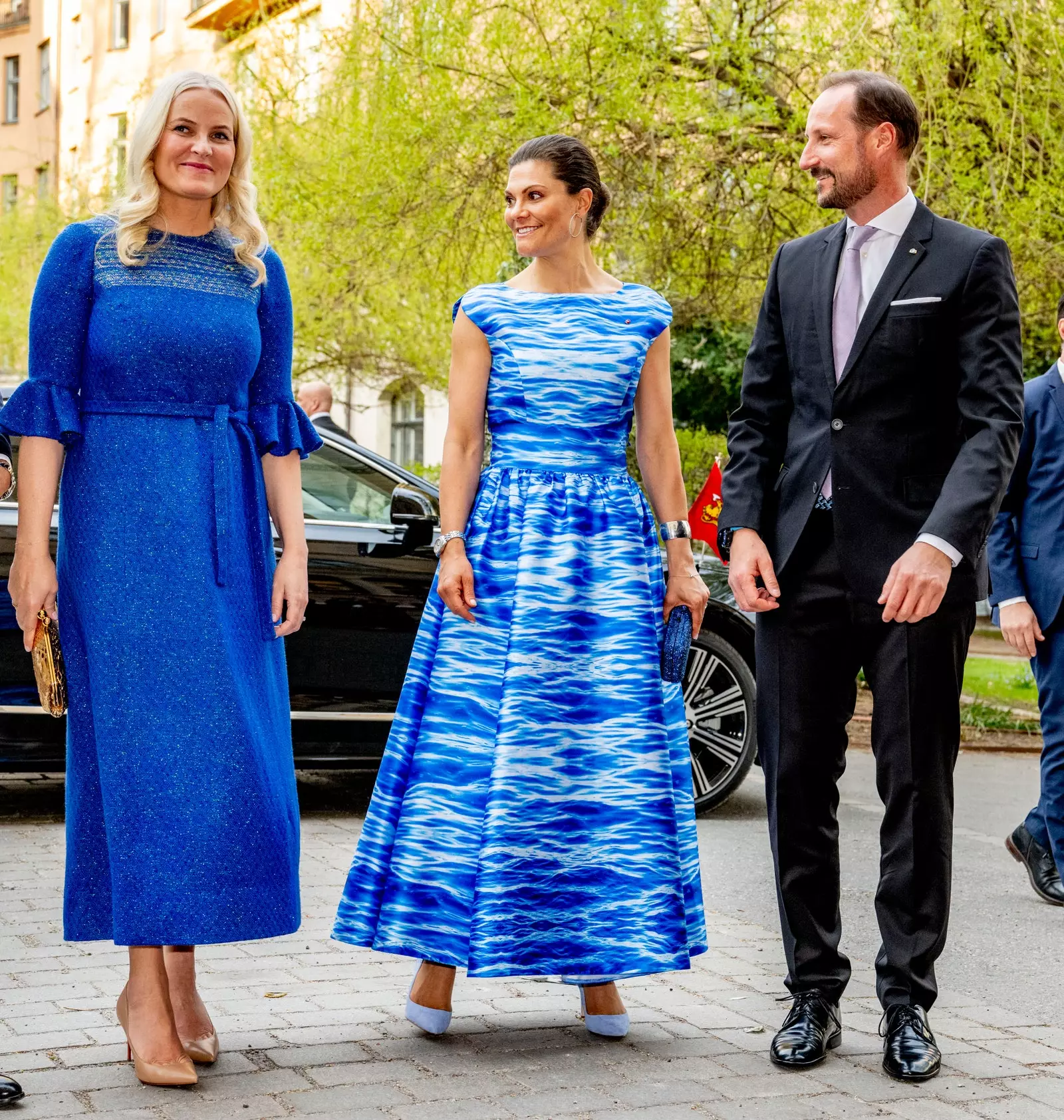 A princesa Victoria de Suecia con Mette Marit e Haakon de Noruega