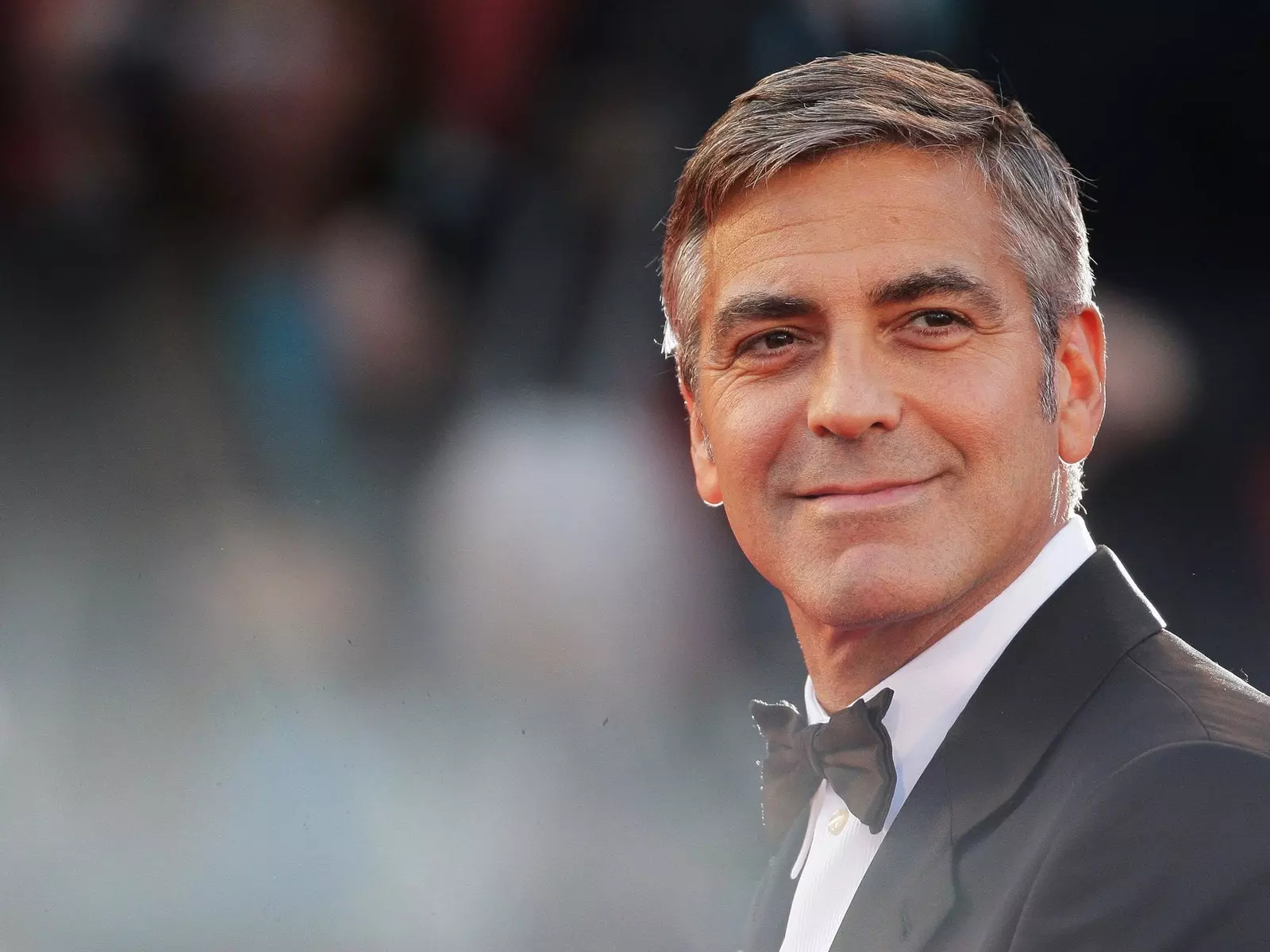 Míníonn George Clooney cén fáth nach bhfuil sé ag gníomhú an oiread sin a thuilleadh