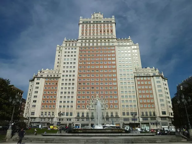 Fassade des Gebäudes Torre España