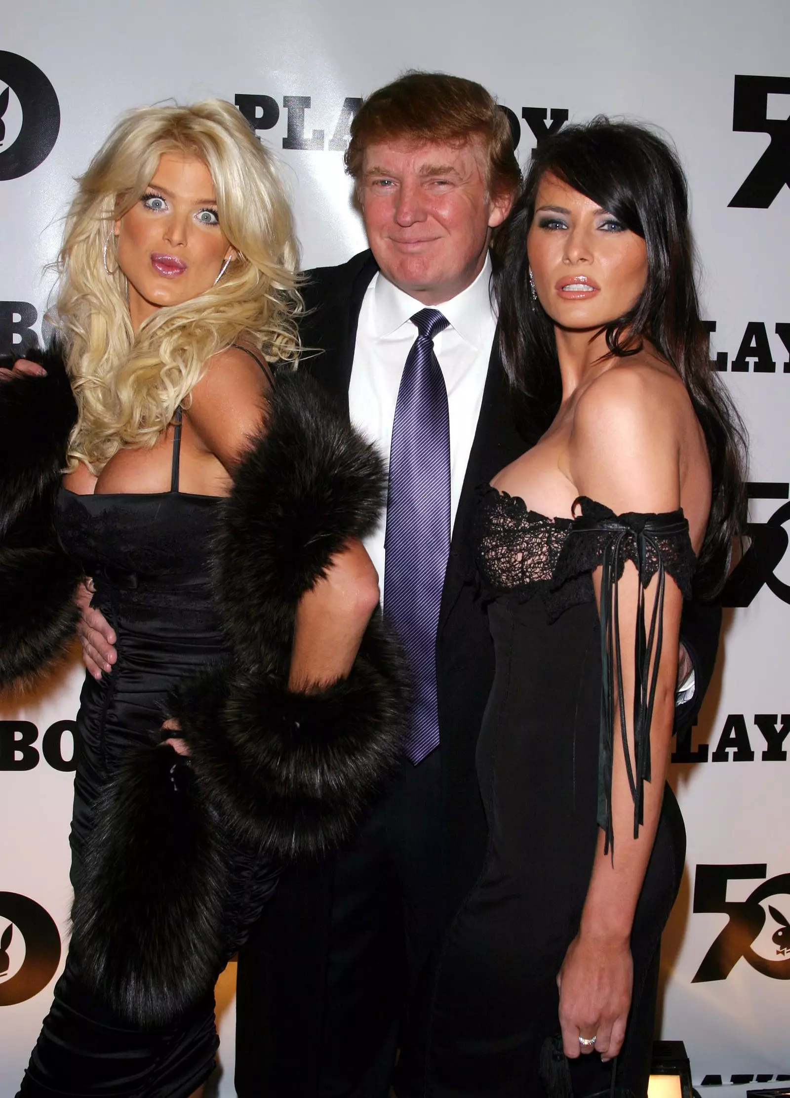 Trump med kaninen Victoria Silvstedt og Melania Knauss, som kun to år senere skulle blive til Melania Trump.