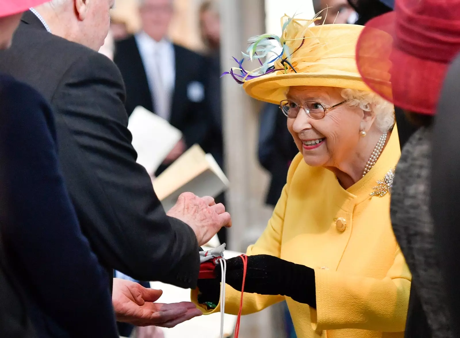 Prinses Eugenie vergesel koningin Elizabeth II in haar gunsteling Erdem-rok drie dae voor haar 93ste verjaardag