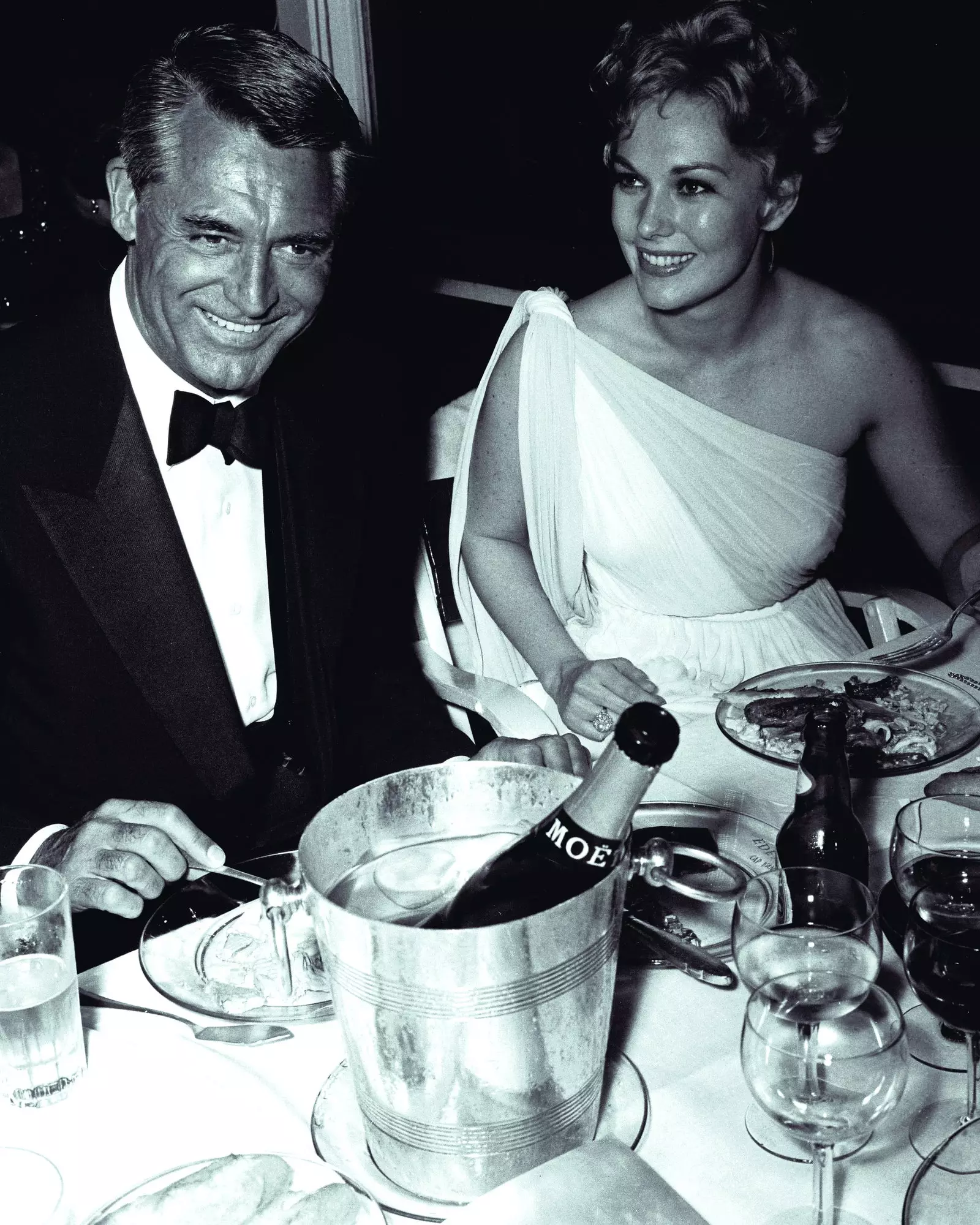 Cary Grant und Kim Novak bei den Filmfestspielen von Cannes 1960