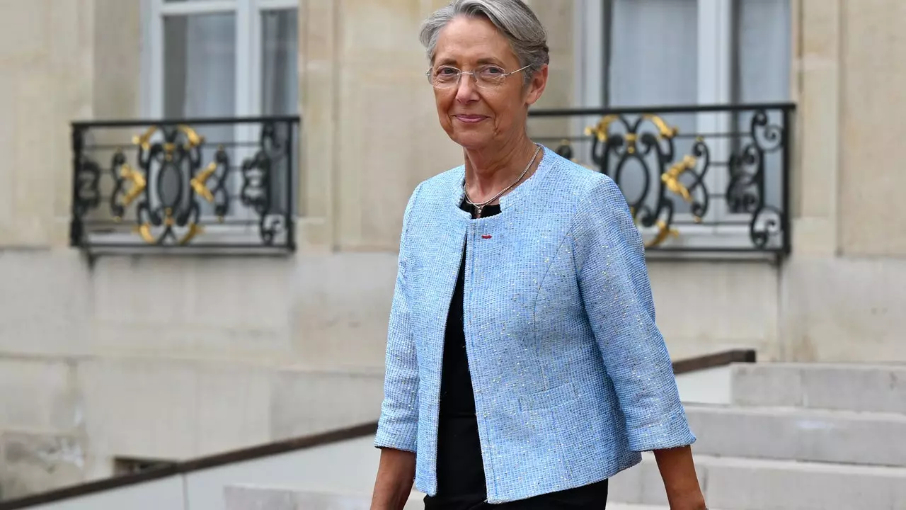 Элизабет Борне, Францияның жаңа премьер-министрі және 30 жылдағы екінші әйел