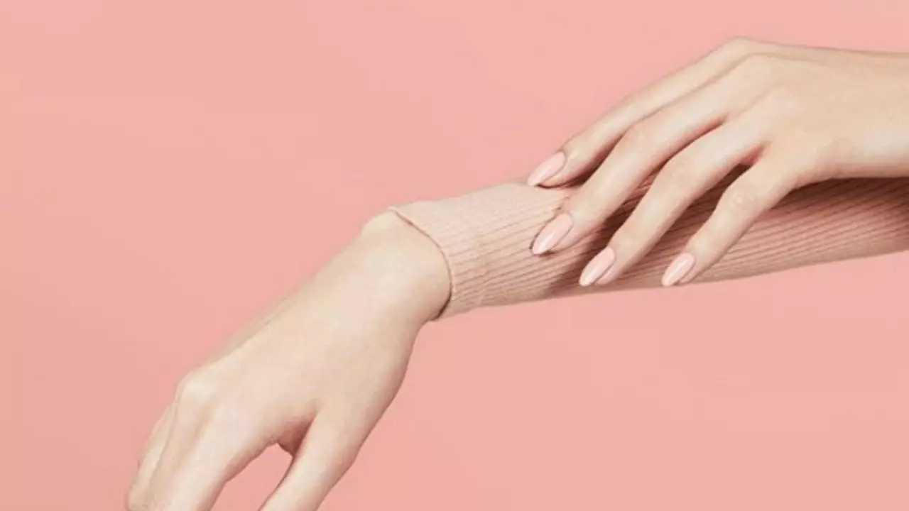Долги нокти: од ефектот на сирена до францускиот маникир со „сјај“
